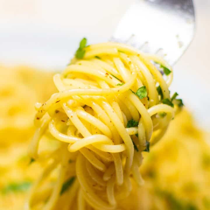 Easy Lemon Garlic Pasta - Ambitious Foodie
