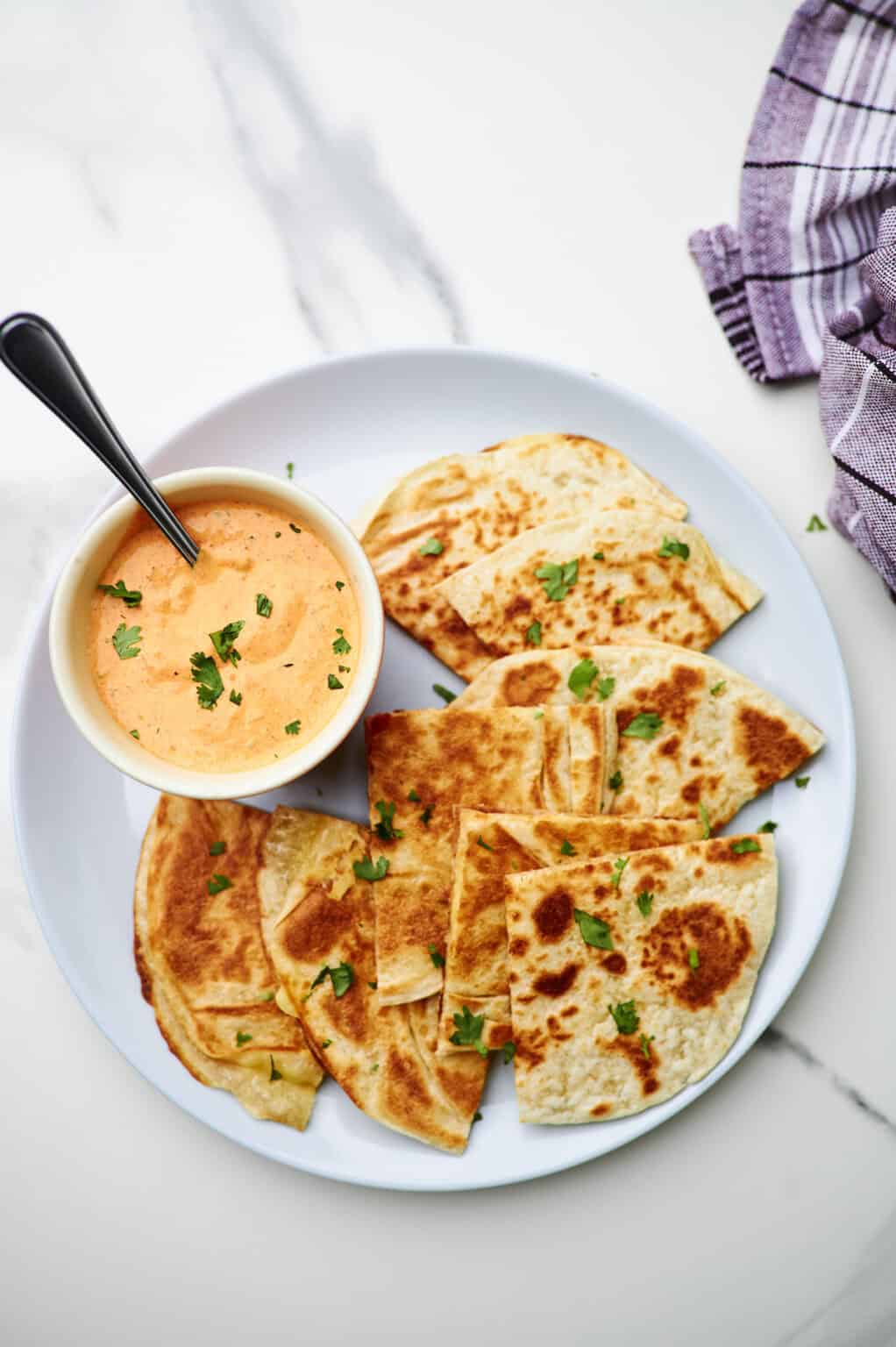 Easy Chipotle Sauce (5 Minutes) - Ambitious Foodie
