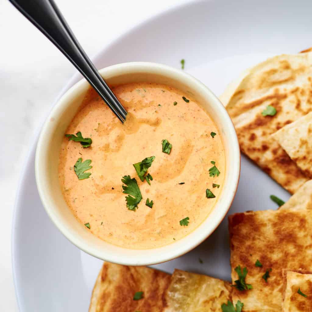 Easy Chipotle Sauce (5 Minutes) - Ambitious Foodie