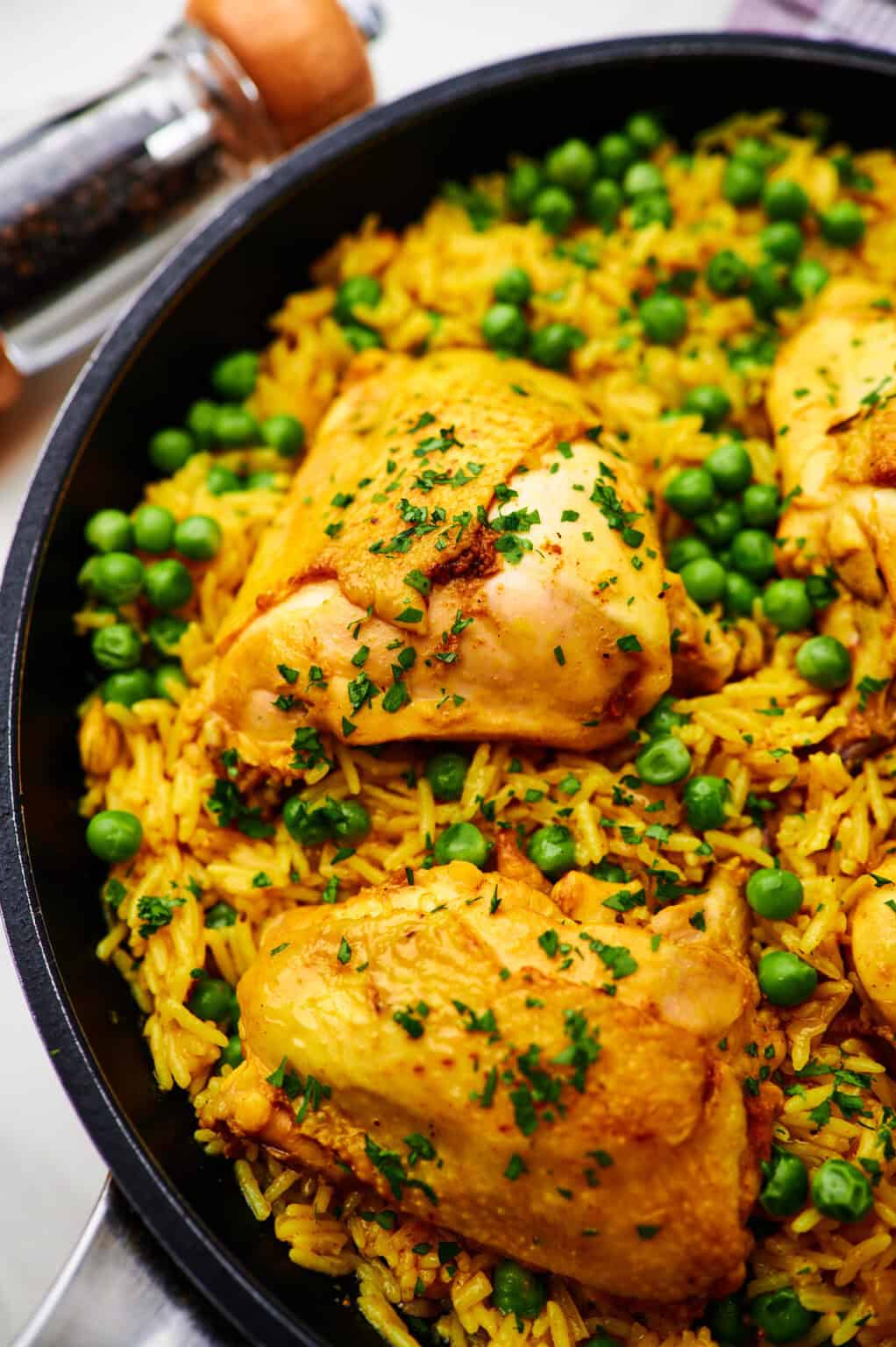 One-Pot Spanish Chicken And Yellow Rice Recipe - Ambitious Foodie